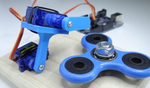 Fidget robot, un robot que juega al Fidget Spinner