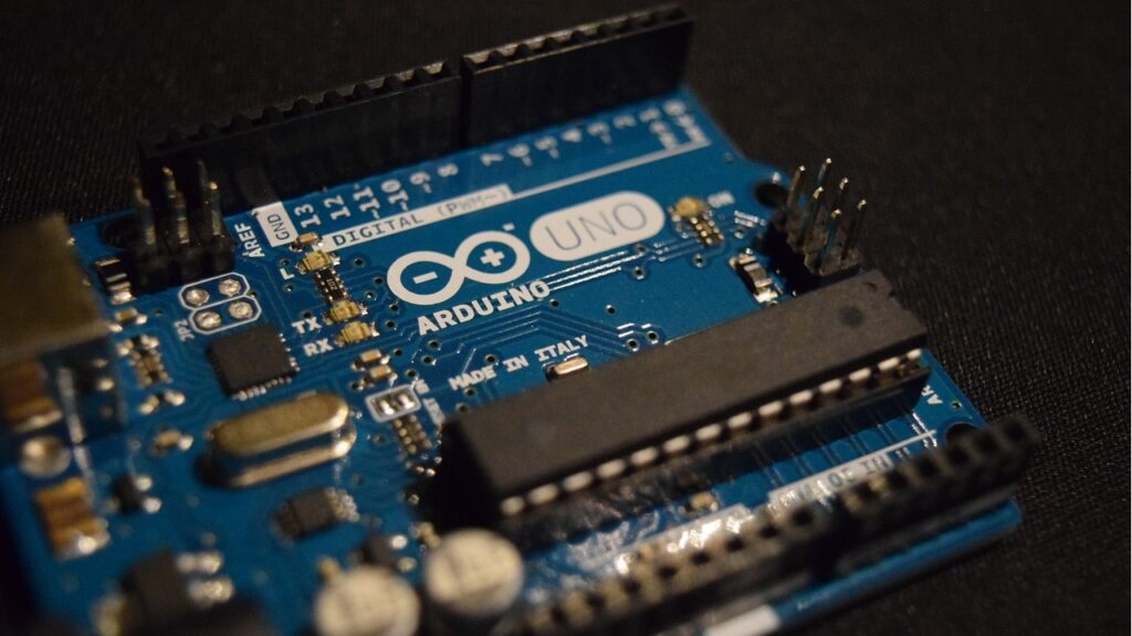 How to control an Arduino with a wireless PS2 controller